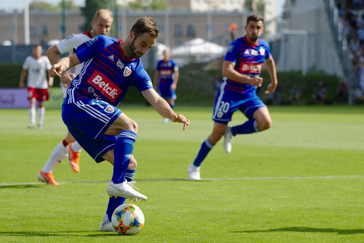 Piast Gliwice - Pogoń Szczecin skrót meczu. Gole i najciekawsze okazje ...